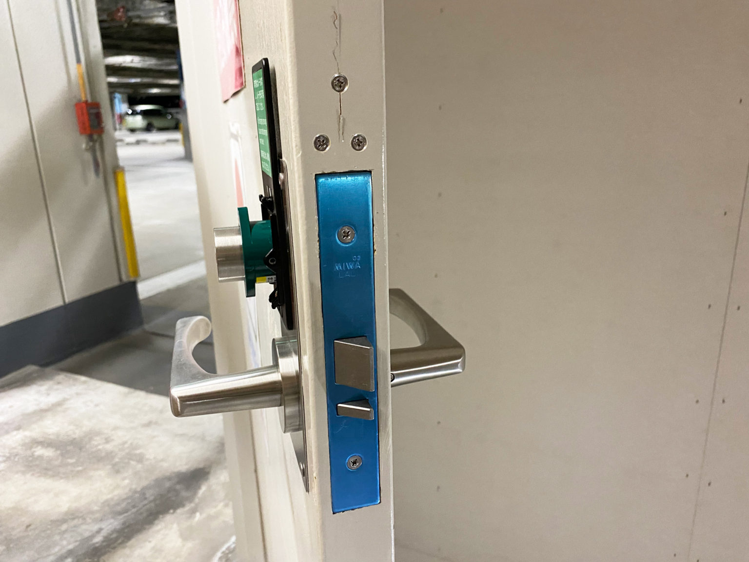 MIWA HM ドアノブ錠を 非常開錠付きU9 LAL50-2AE レバー錠へ交換 | アンジュセキュリティサービス 鍵の交換・修理 取り付け ...